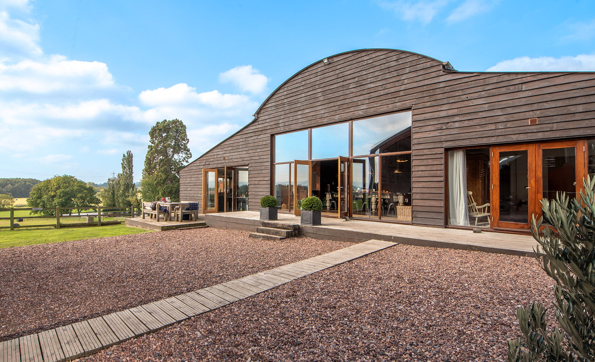 The Shed - availability - Kate & Tom's