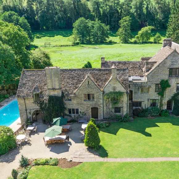 Large Luxury Houses to Rent by Size | kate & tom’s