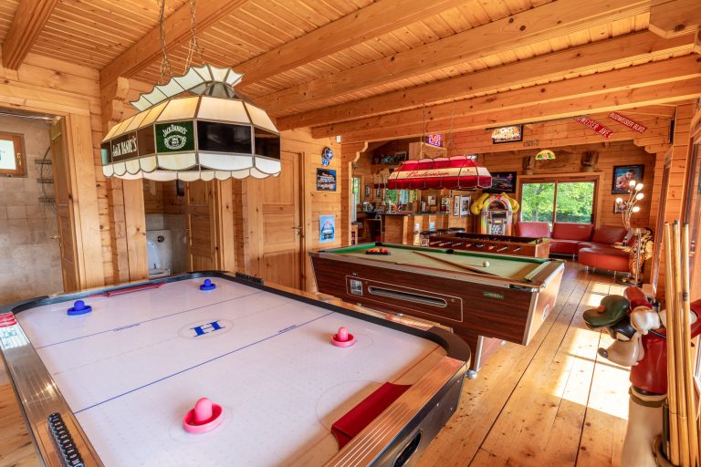 Party Houses London | Party Houses for Rent | kate and tom’s